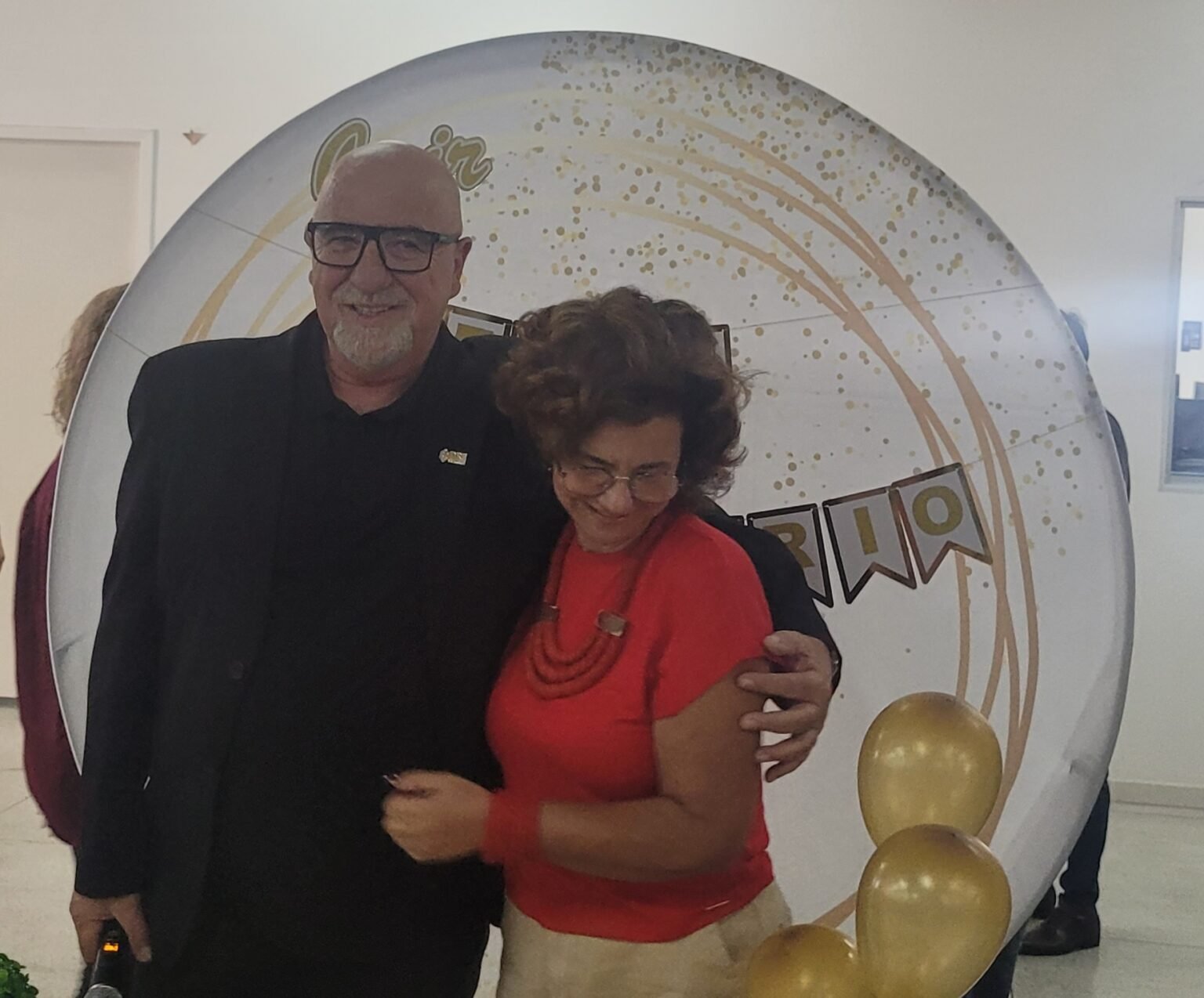 Diretor Regional Celebra com os servidores seu aniversário. – DREMP / SMESP